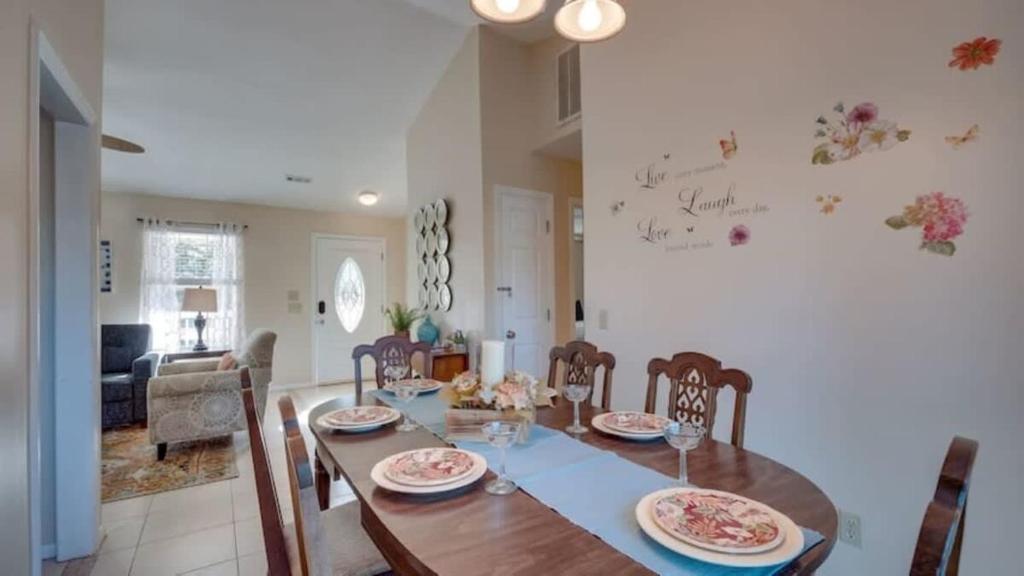 Talahi Island, Deck on the Marsh-Savannah Charmer, Savannah (tarifs ...