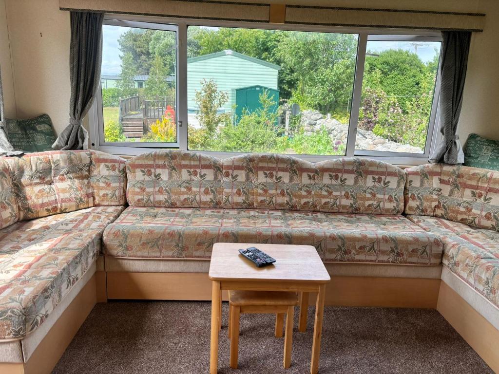 Cadwgan Caravan No2, Barmouth (updated prices 2025)