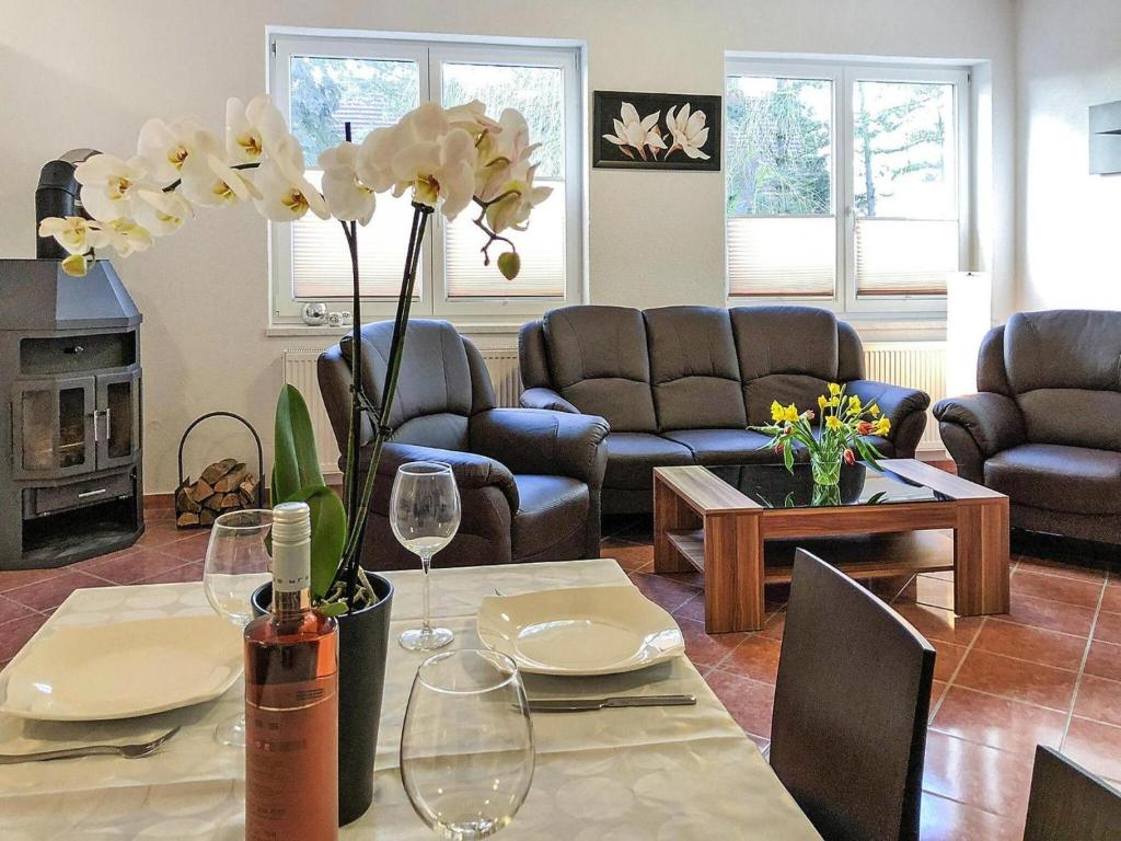 Apartment by Lake Kummerow with Natural Beach, cleaning included ...