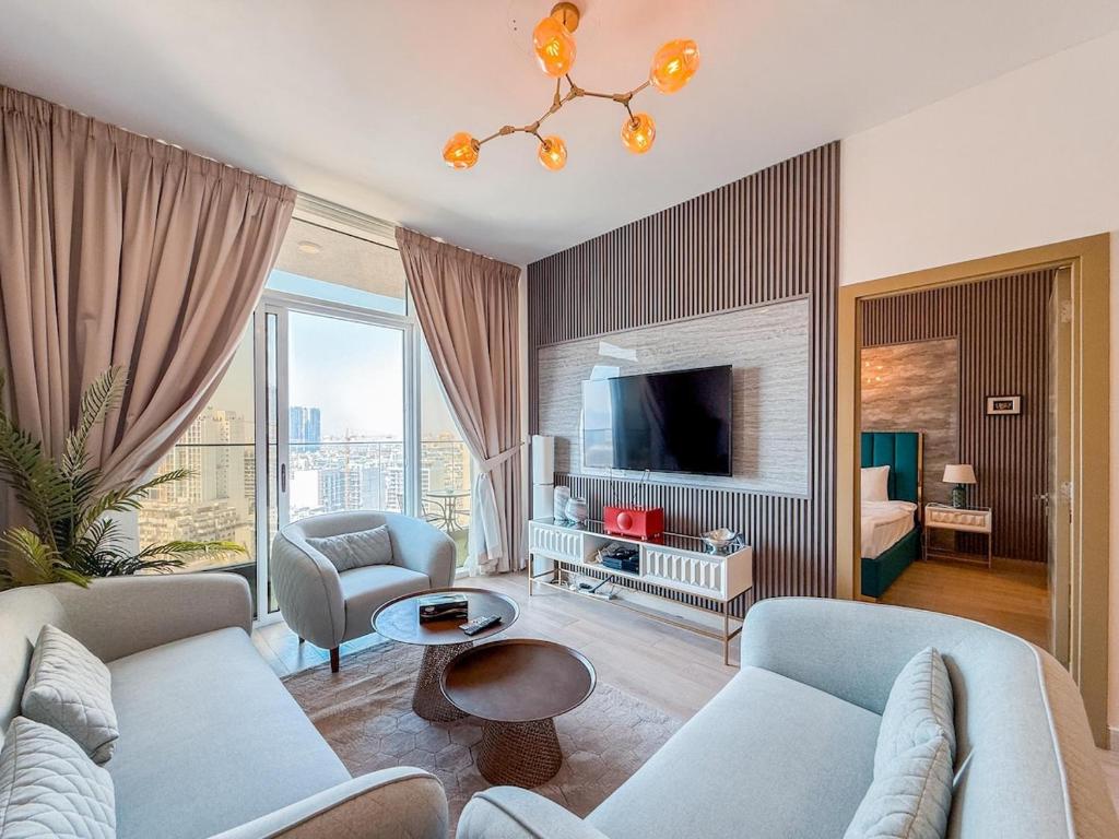 1613 Elegant Designer Skyline Views With Flamingo Livings, Dubai ...