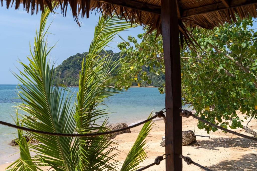 Koh Pu Sea View Beach Resort, Ko Jum (updated prices 2026)
