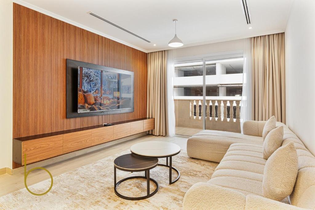 Bookable - 3 Bedroom in Mayas Geneva, JVC, Dubai (prezzi aggiornati per ...