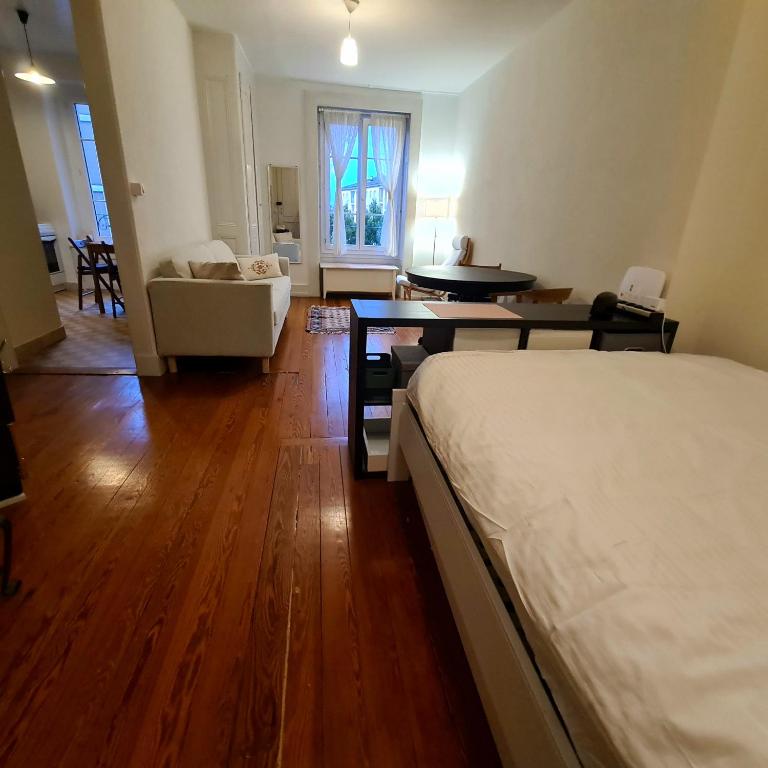 Studio Sublet in Geneva Center, Genève (tarifs actualisés, 2025)