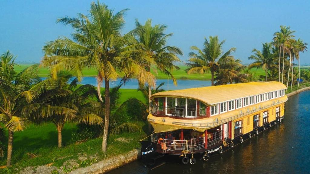 Premium Day Cruise House Boat Alleppey by LexStays, Alleppey (updated ...