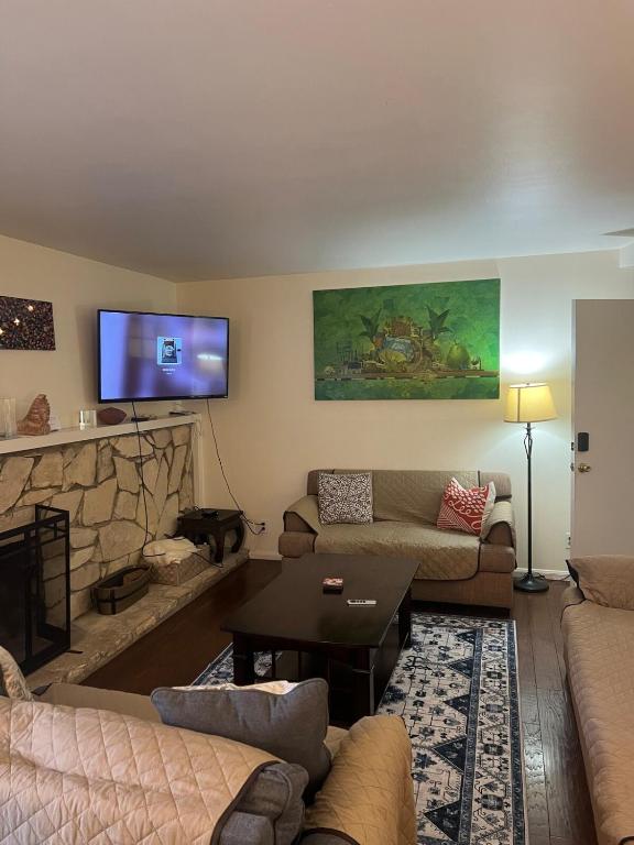 Beautiful Santa Barbara house, Abbeyville (updated prices 2026)