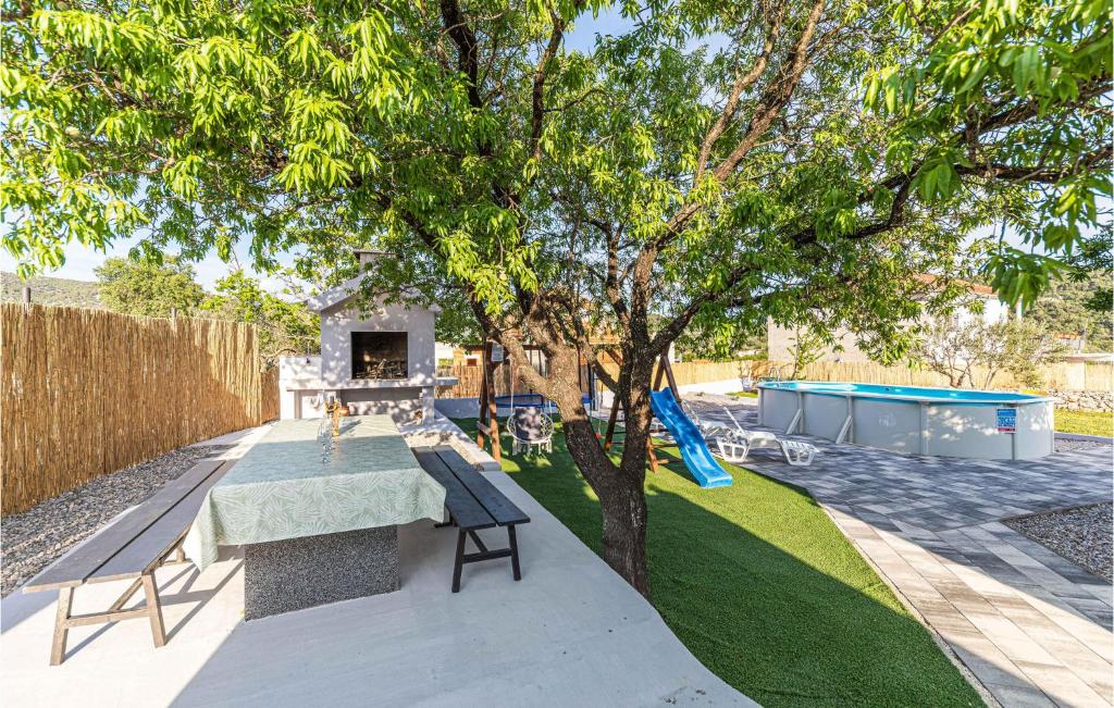 Nice Home In Vrsine With Wifi, Vrsine (preços atualizados 2025)