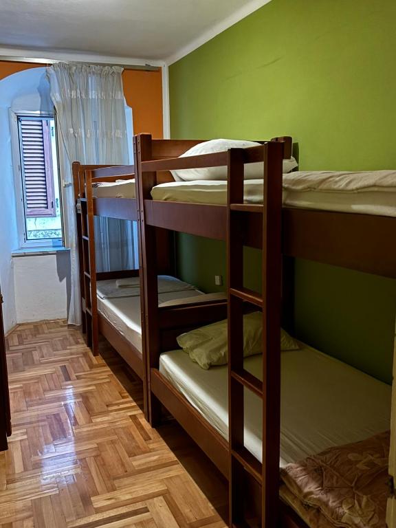 sar 4, Kotor (updated prices 2026)