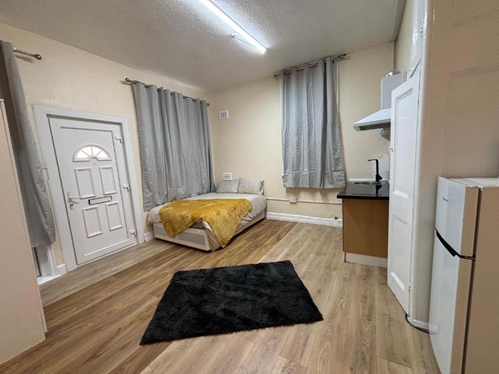 Studio flat central harrow, Harrow (updated prices 2026)
