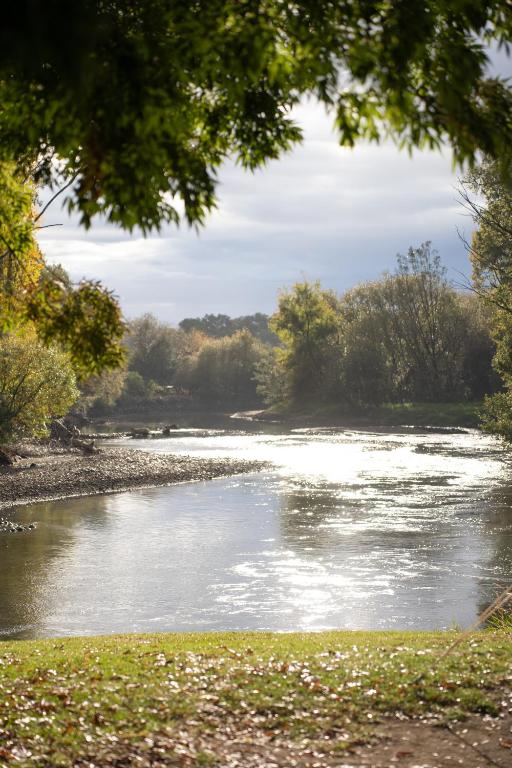 Reflections Tumut River, Tumut (updated prices 2026)