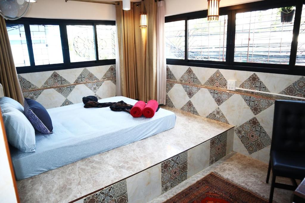 SKY 6 The Perfect Quiet Oasis BKK Center Near MRT, Bangkok (updated na presyo sa 2025)