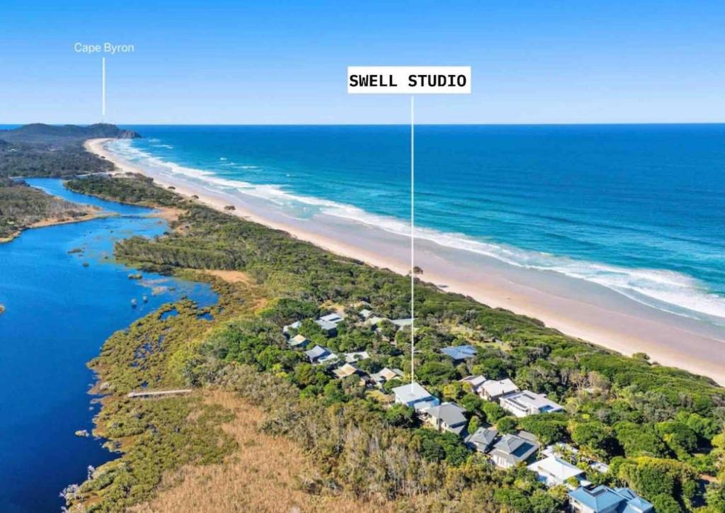 #6 Swell - Modern 5 Star Luxury with Pool on Tallows Beach, Suffolk ...