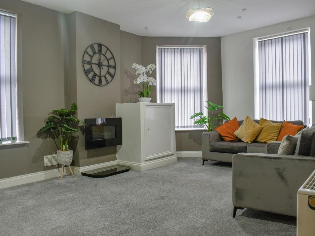 Southgate House - Uk48863, Elland (updated prices 2025)