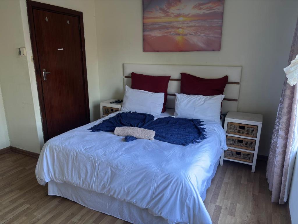 Hlalanathi Lodges - 25 North Drive Margate, Margate (updated prices 2025)