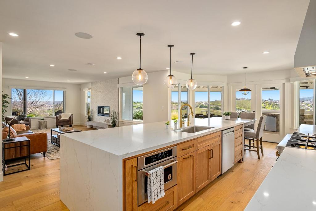 Mira Vista Heights, Paso Robles (updated prices 2026)