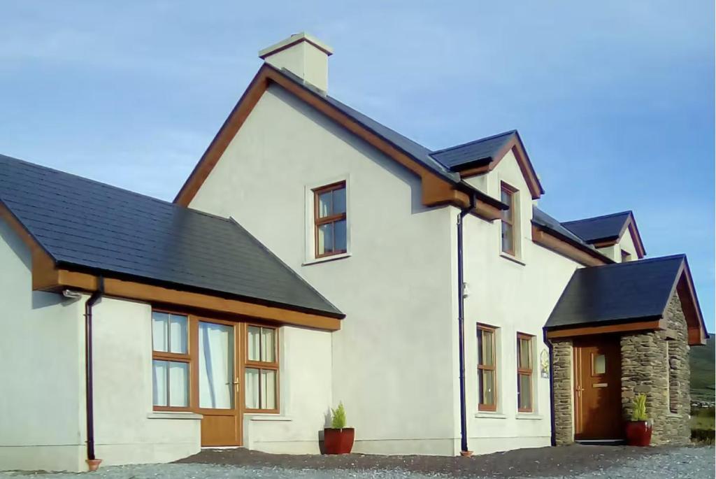 Cliff View House, Ballydavid (updated prices 2026)