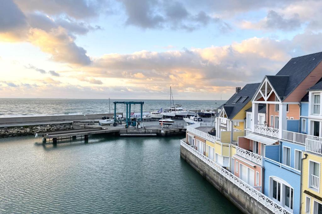 Le Blue Bay - Face Mer - Parking - Marina, Deauville (updated prices 2025)