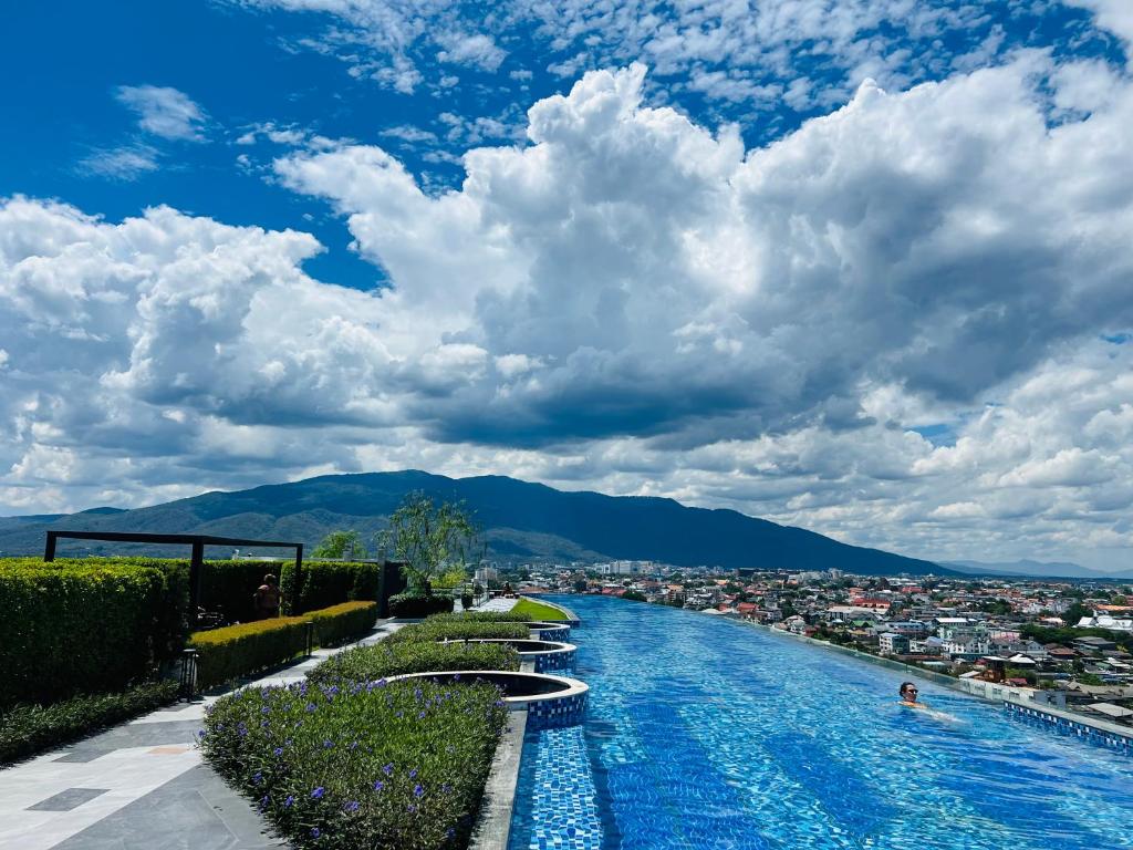 Astra Sky River Luxury 2Bedroom Family Suite with Infinity Pool, Near ...