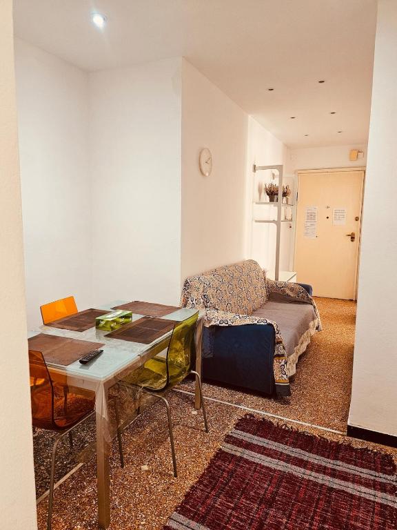 Entire 3bed rooms apartment, centrum, Génova (precios actualizados 2025)