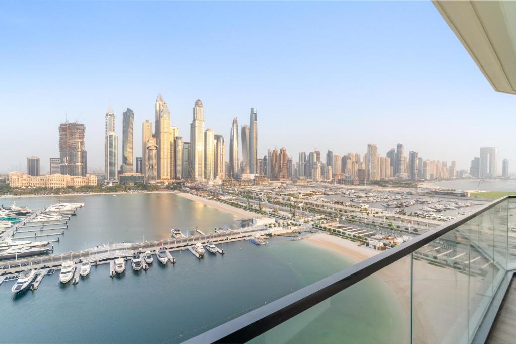 Elegant 2BR with Stunning Sea View, Dubai (updated prices 2026)