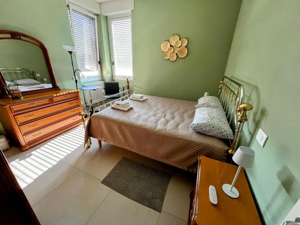 Angera Via Roma, Angera (updated prices 2025)