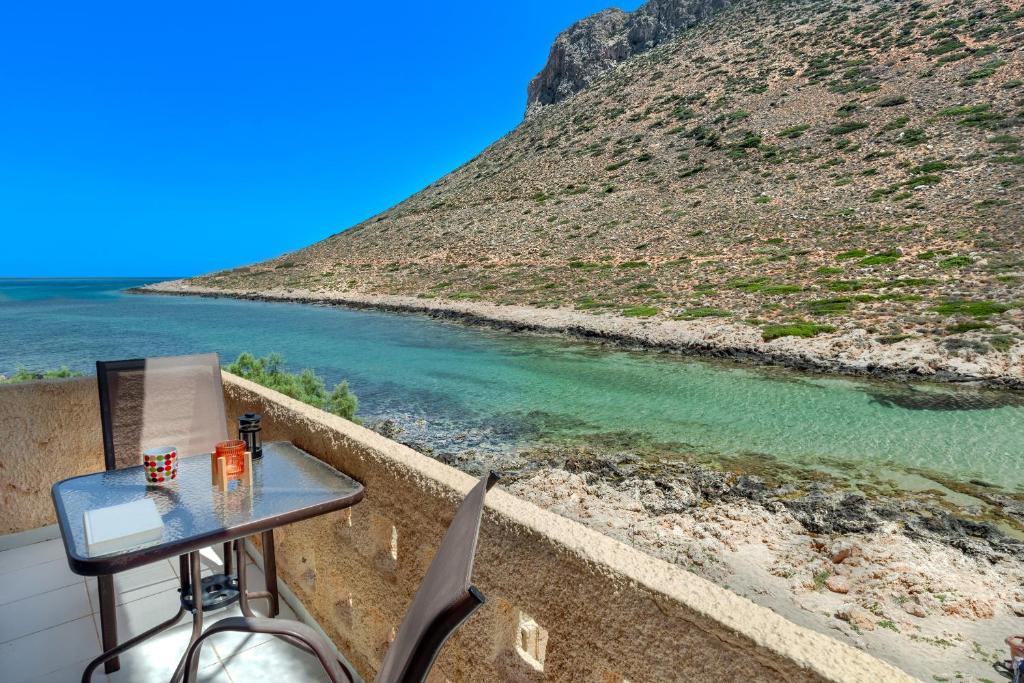 Little Bay, Stavros (updated prices 2026)