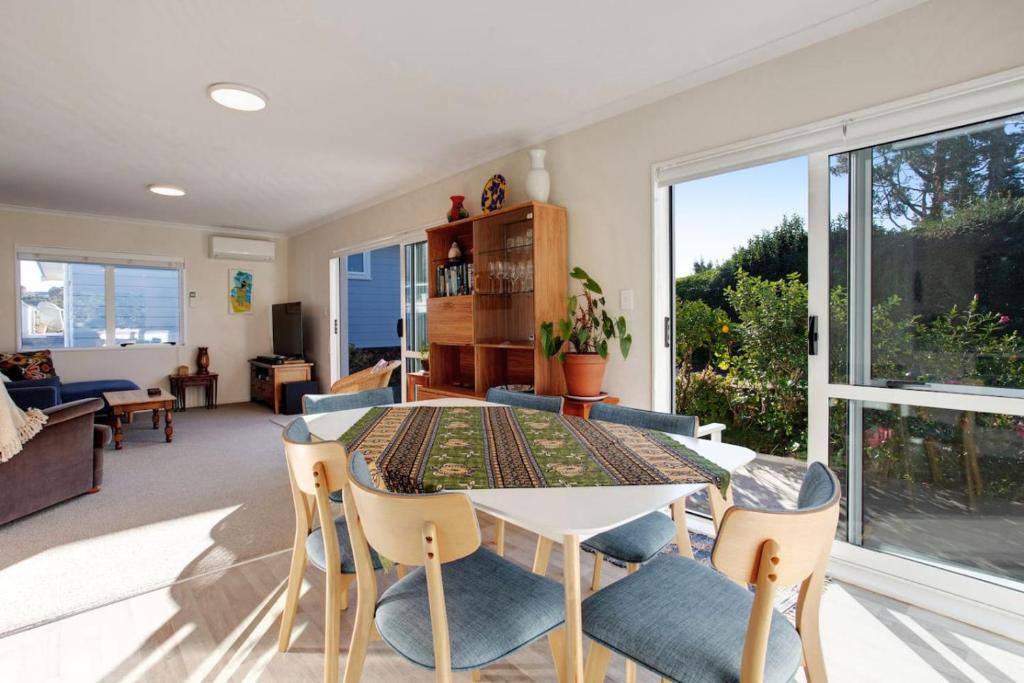 The Peninsula Riverside Abode with Garden Views, Auckland (updated prices 2026)