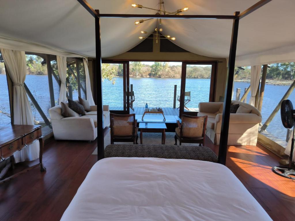 Vaal River Royal Mafube Luxury Tented Lodge, Vosburg (updated prices 2026)