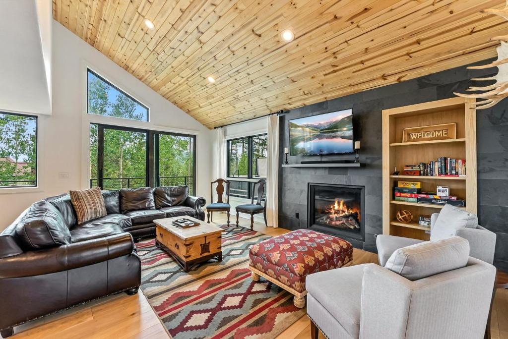 Luxurious 6BD Ski-in Ski-out in Heart of Breck!, Breckenridge (updated ...