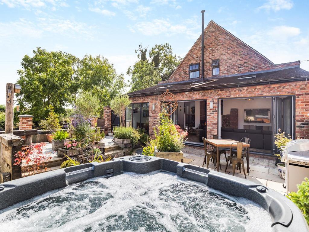 The Barn, Ashbourne (updated prices 2026)