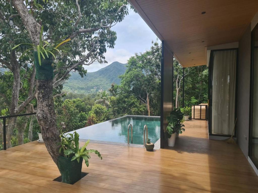 Escape Villa 2-Bedroom Luxury Retreat with Private Pool & Sea View, Mae ...