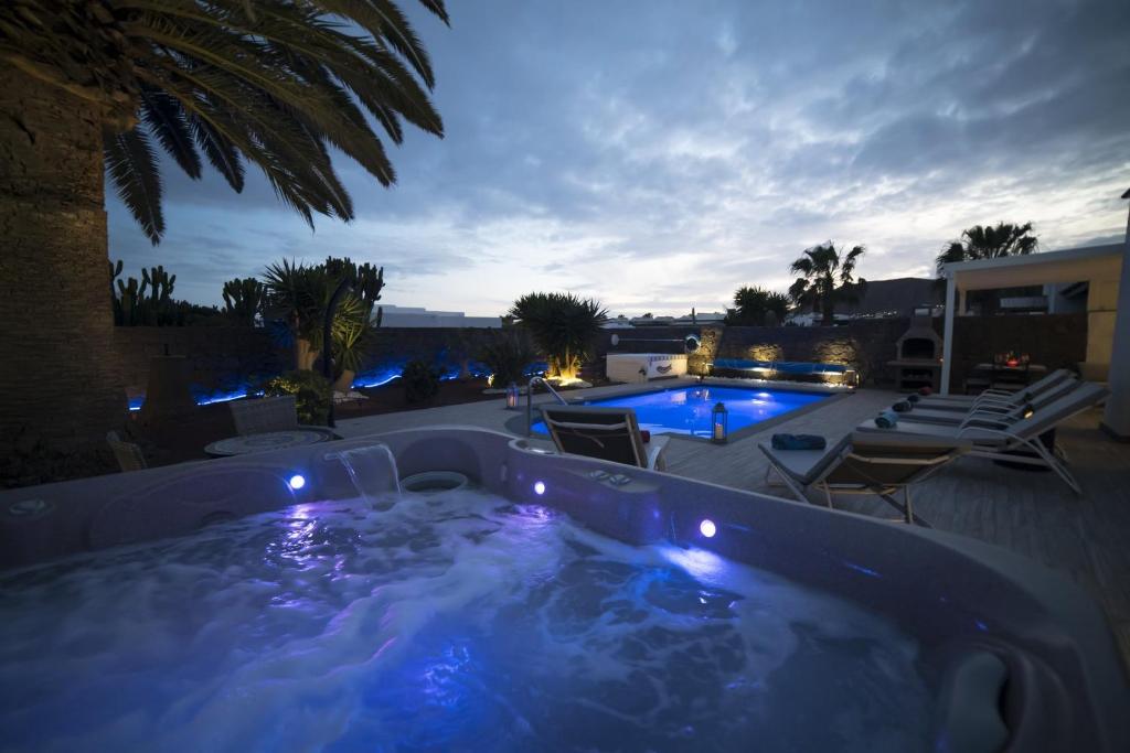 Extraordinary Playa Blanca Villa 3 Bedrooms Villa Naraku Spacious ...