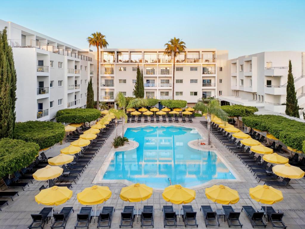 Mayfair Hotel, Paphos (updated prices 2026)