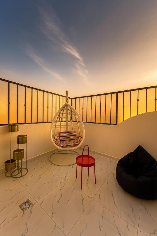 Modern Studio with Private Balcony MBZ City（ドバイ）：（最新料金：2025年）