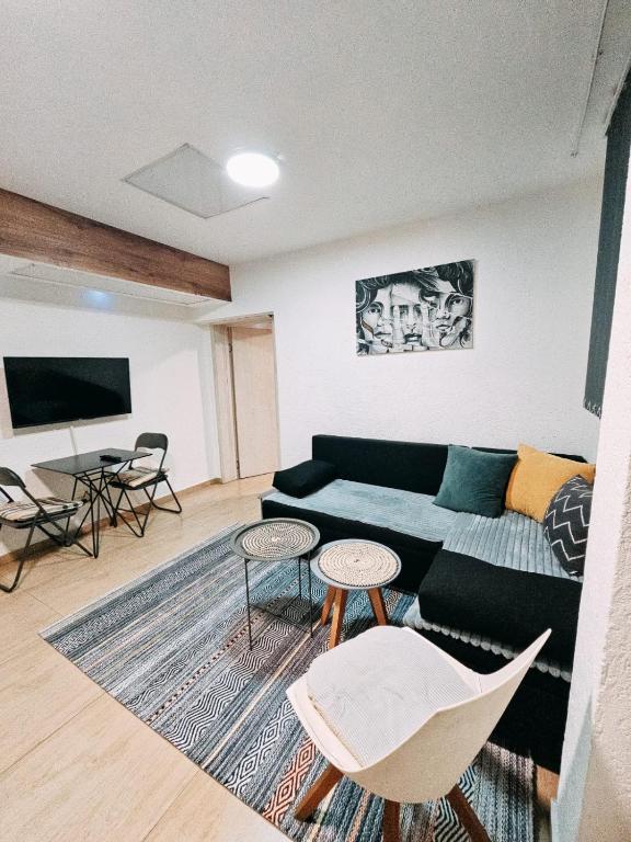 Central Apartment - Downtown Pristina, Prishtinë (updated prices 2025)