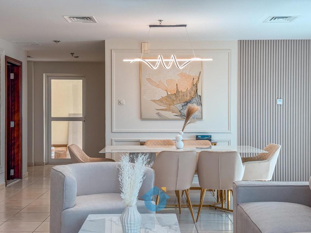 Luxury 3BR Maid Unit 1303 Royal Residence 2، دبي (أسعار محدثة لعام 2025)