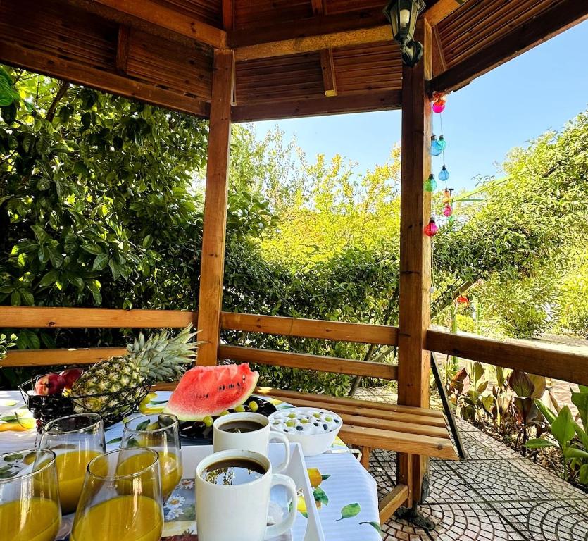 新卡利克拉蒂業Mediterranean Resort with Garden, 500m from the Sea（2025 年最新房價）