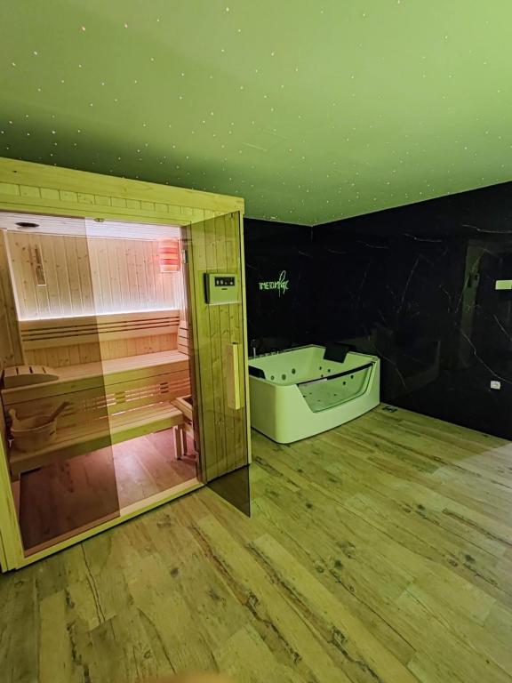 諾維薩德Princ lux spa with sauna and jacuzzi（2025 年最新房價）