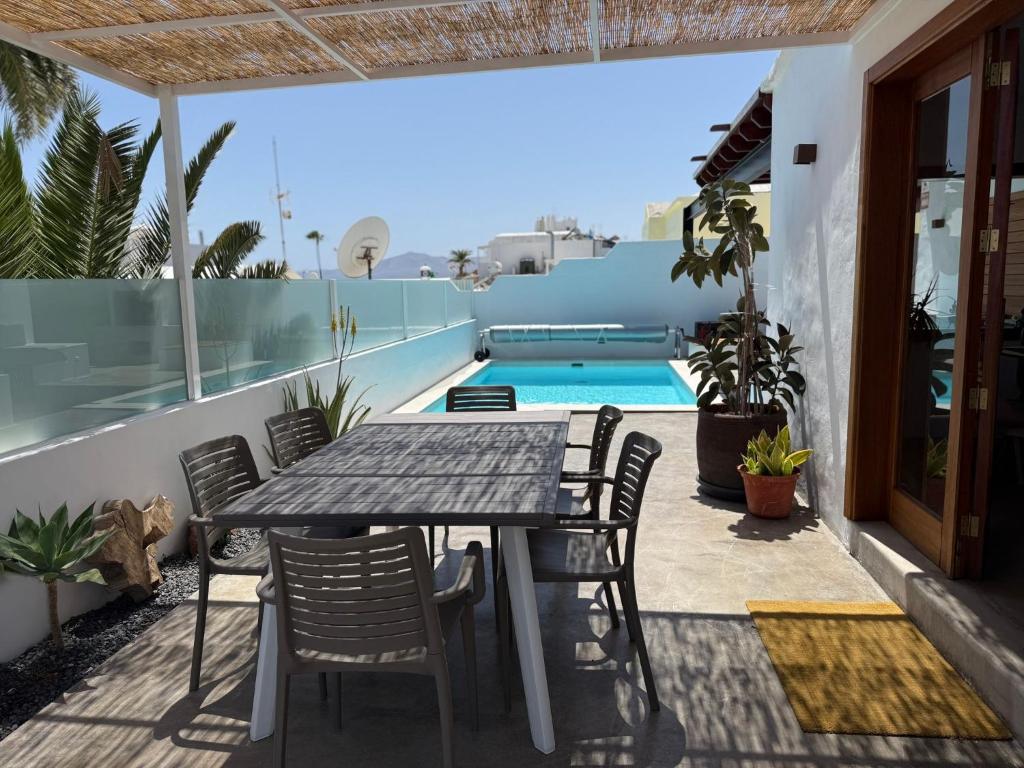 Villa Tina, Puerto del Carmen (precios actualizados 2025)