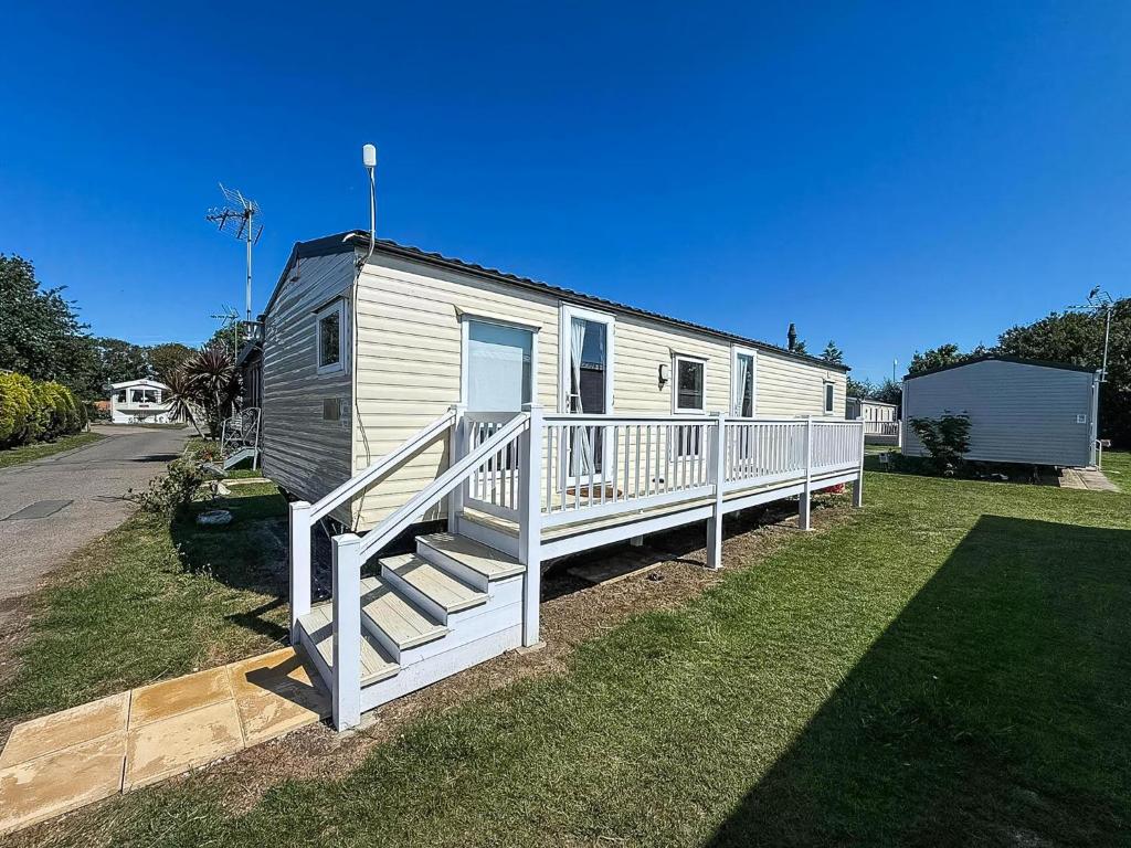 Great Caravan With Wifi And Decking At Dovercourt Holiday Park Ref ...