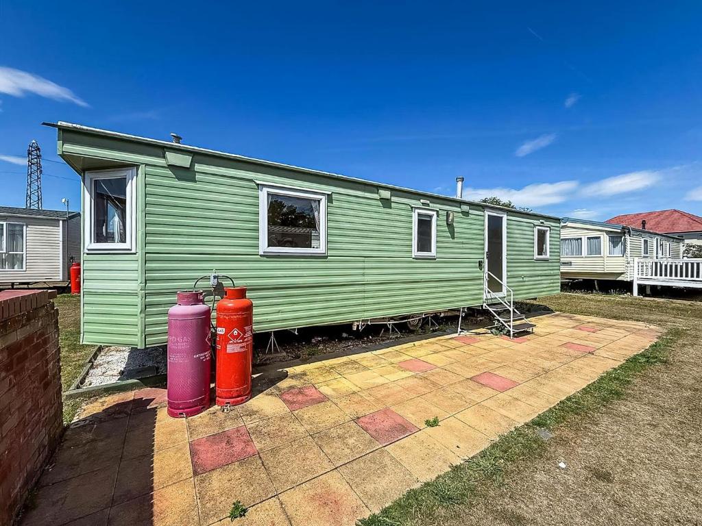 Great Caravan At Valley Farm Holiday Park, Essex Ref 46583V, Great ...