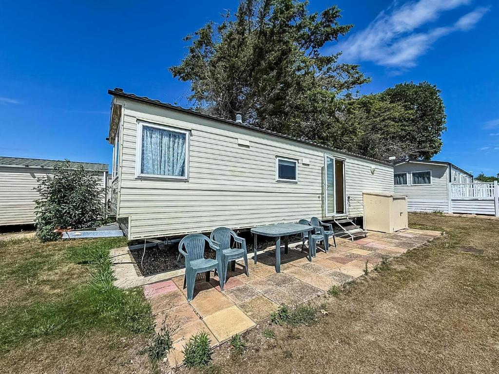 Lovely Caravan At Valley Farm Holiday Park, Sleeps 8 Ref 46127V, Great ...