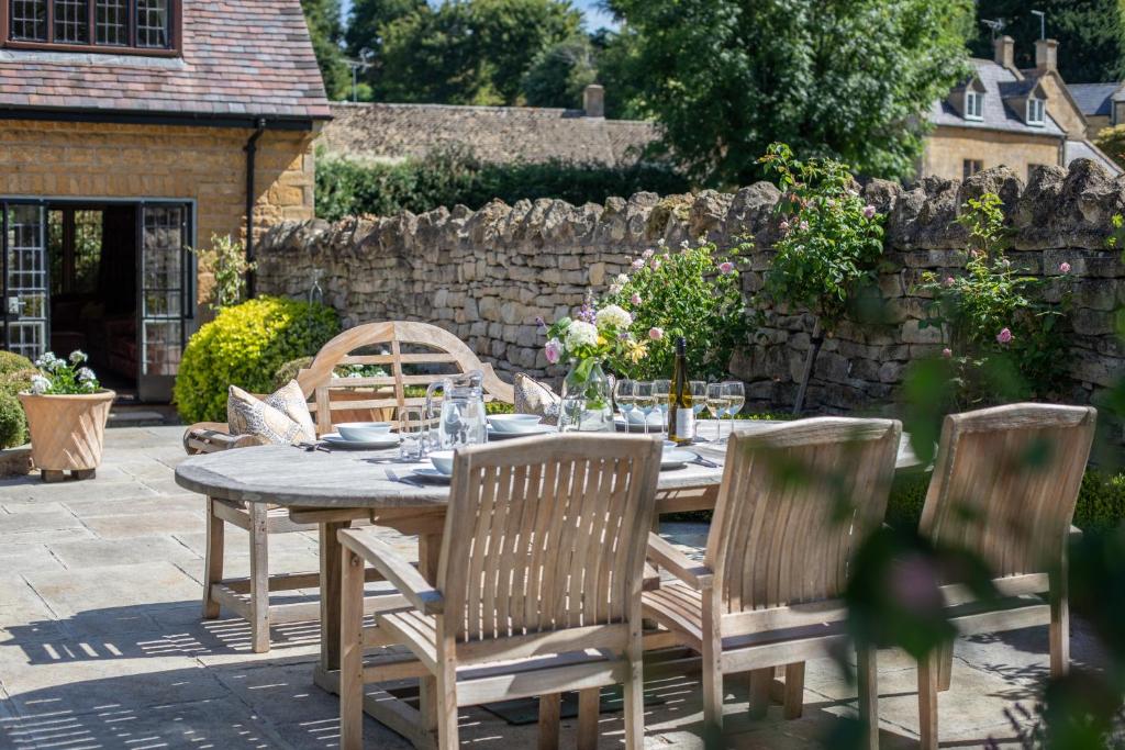 Hopscotch House, Stanton (updated prices 2026)