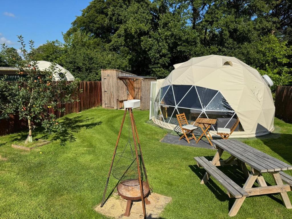 Sirius - Snuggle dome with outdoor bathtub, Lawrenny (tarifs actualisés ...
