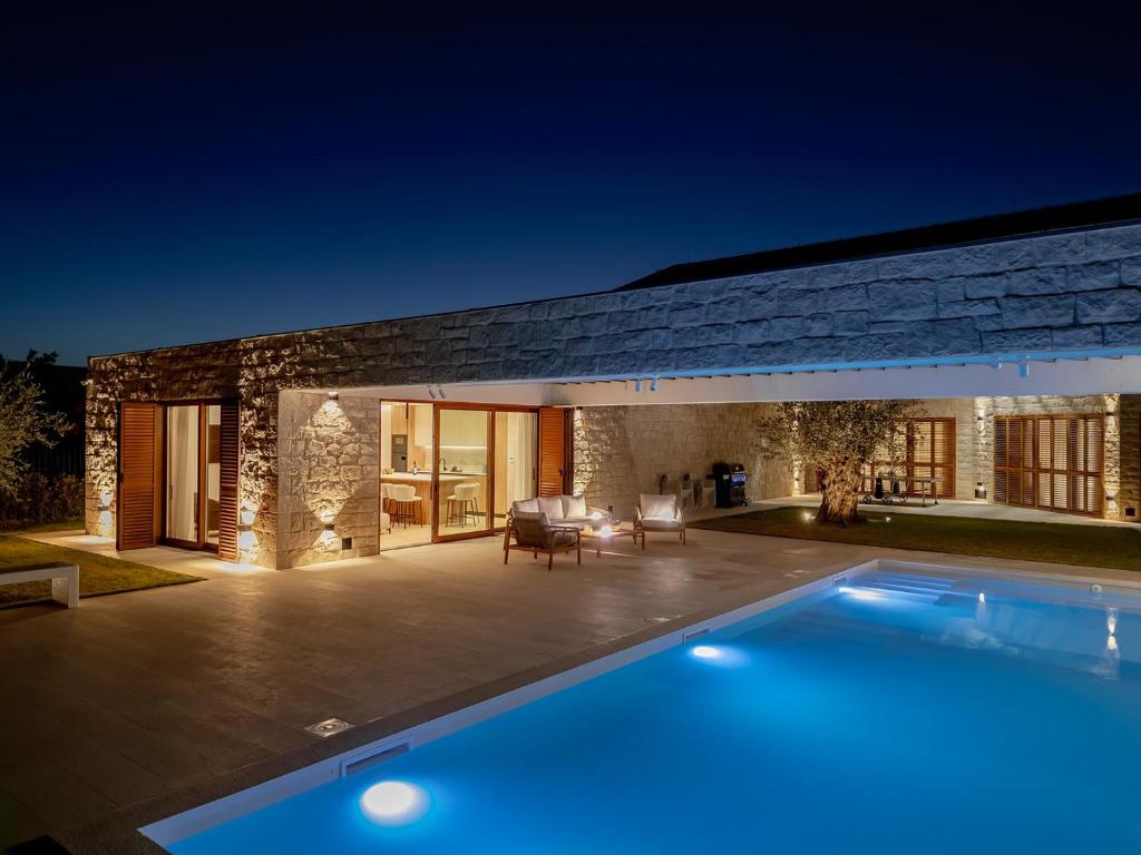 Benedicta A luxury villa with a pool, spa area, and complete privacy ...