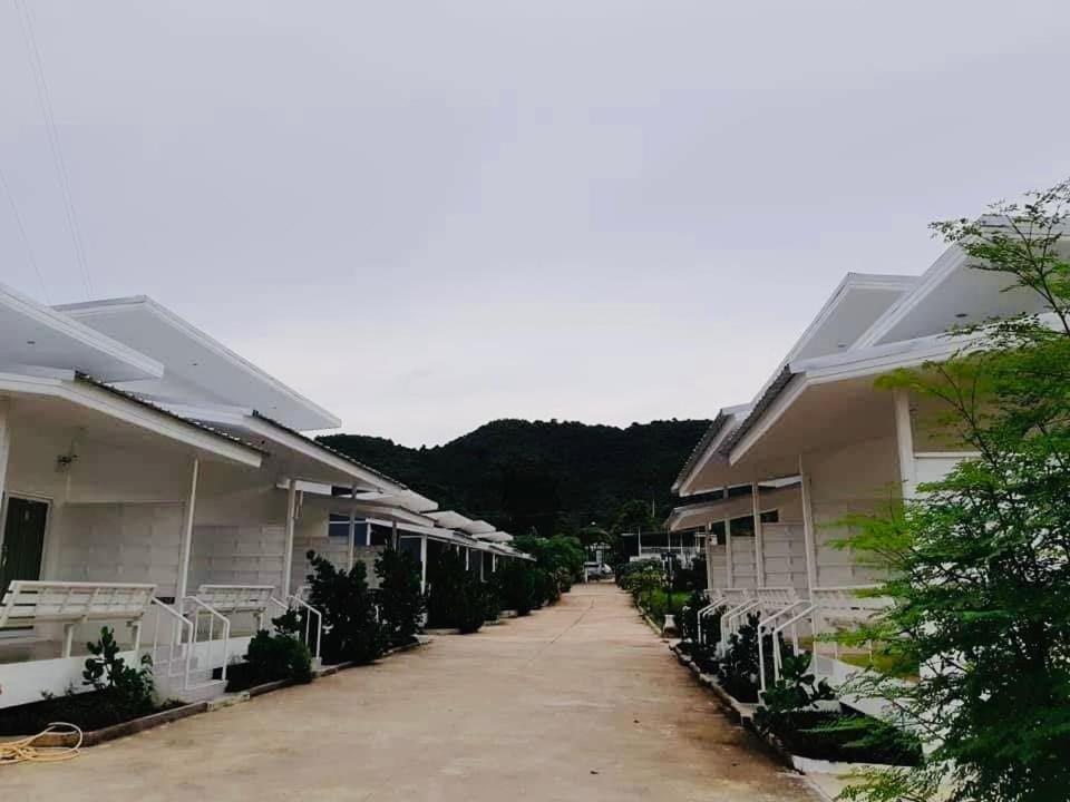 Seven Infinity 332, Ban Tao Than (updated prices 2026)