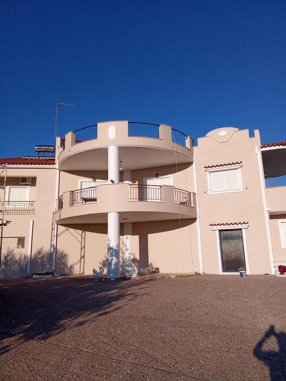 Swan Villa and Gate Lodge, Skhínoi (updated prices 2026)