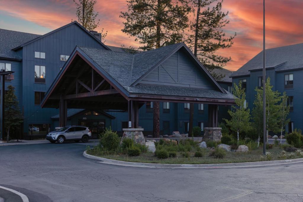 Martis Valley Lodge, Tapestry Collection by Hilton, Тръки (обновени ...