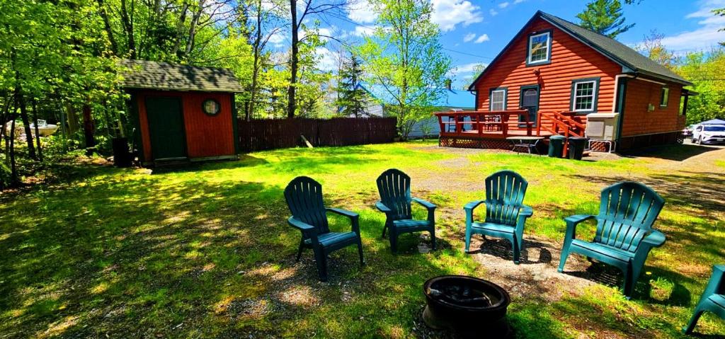 Vibrant Cozy Cabin Haven Near Moosehead Lake, Maine, Grinvil (ažurirane ...