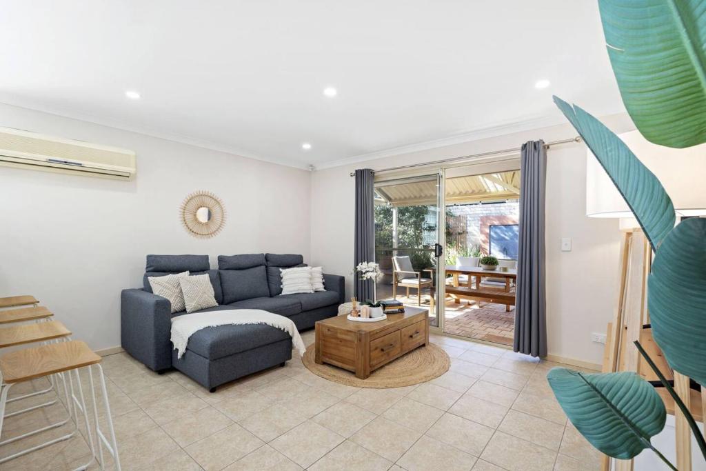 Rivervale Family Retreat-optus,river,shops,crown, Perth (updated prices ...