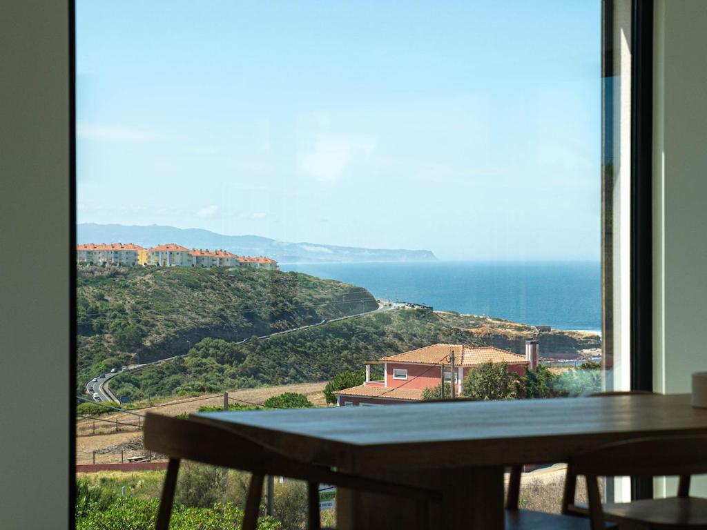 Oceanfront Retreat in Ribamar, Ericeira (tarifs actualisés, 2025)